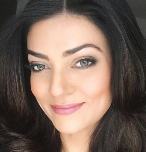 Sushmita Sen looks ethereal beauty in these classic pics